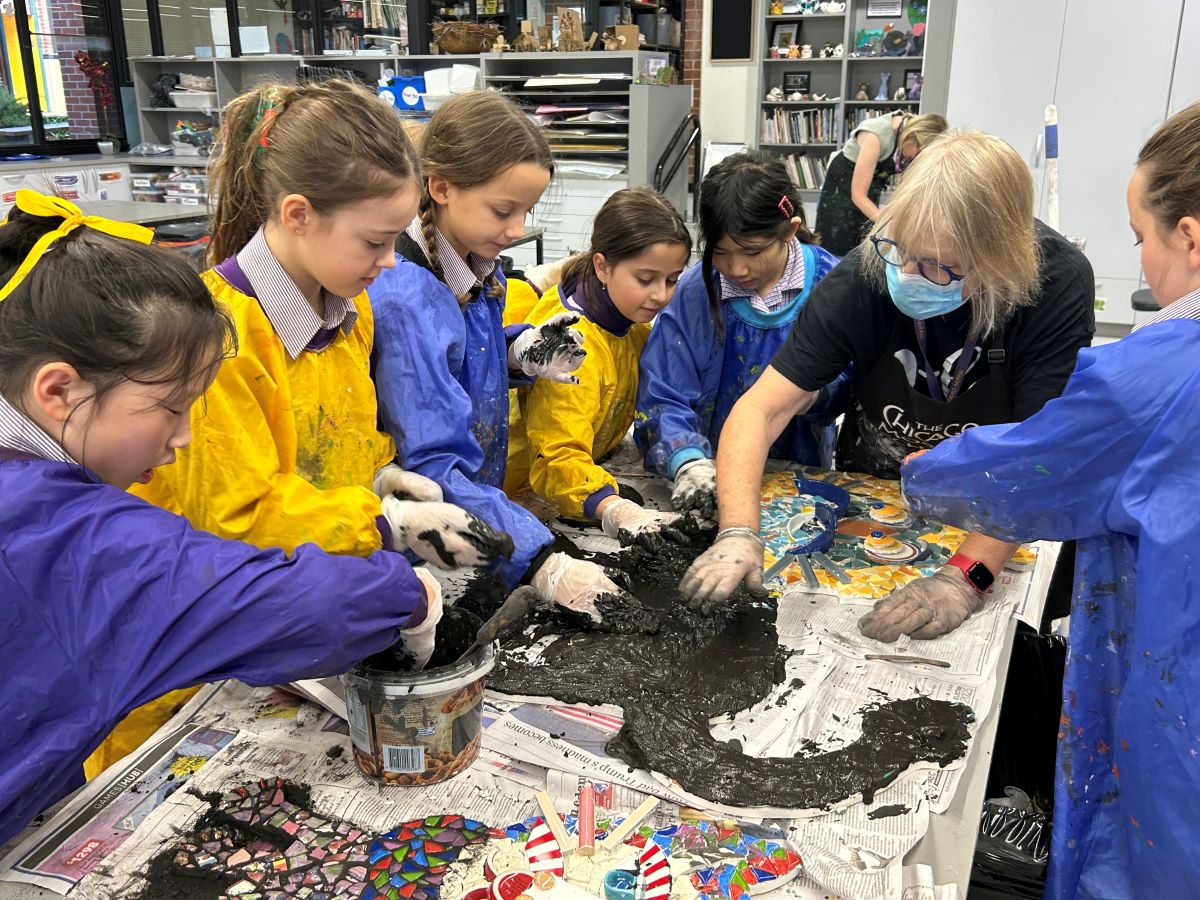 OWCA - Mere trash? Mosaic treasure!